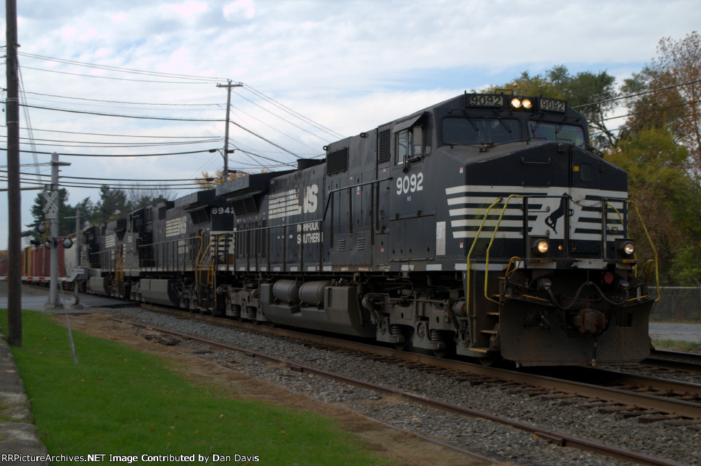 NS C44-9W 9092 leads 16T